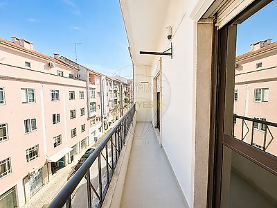 Apartamento T3 à venda em Rua Elias Garcia - Almada, Cova da Piedade ...
