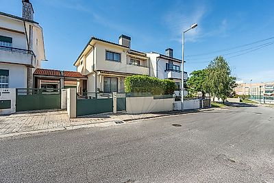 House T4 for sale in Rua D. Inês de Castro - Custóias, Leça do Balio e ...